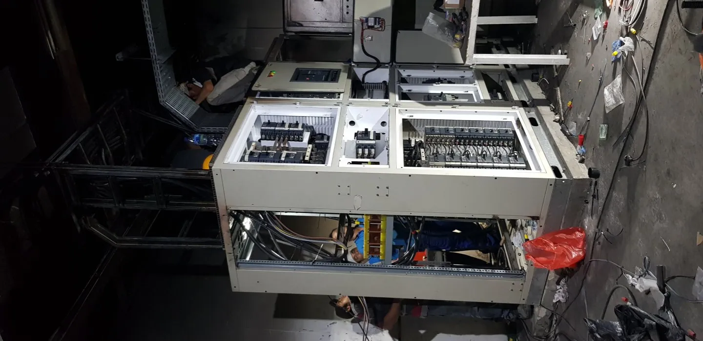 PEMASANGAN /PERAKITAN PANEL TR | Jasa Purifikasi Trafo | PT. POWERINDO ...